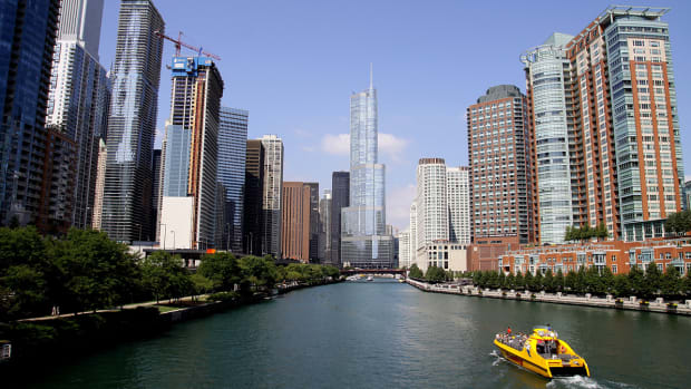 Chicago River dyed blue for Cubs World Series win - Sports Illustrated