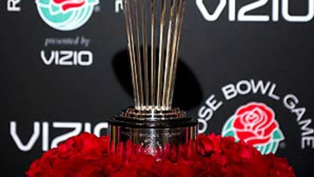 War and Roses: The 1942 Rose Bowl rallied a rattled country - Sports ...