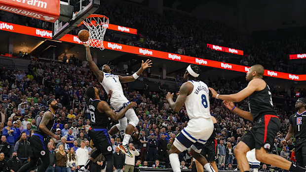 MLB outfield designs: Groundskeepers build grass logos - Sports Illustrated