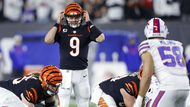 Cincinnati Bengals Quarterback Joe Burrow Tied At The Top Of 2023 NFL ...