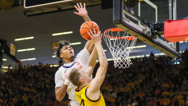 Basketball - Sports Illustrated Iowa Hawkeyes News, Analysis and More