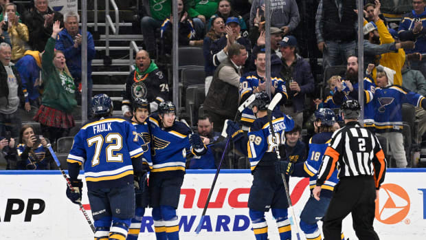 Video: Flyers' Steve Mason fights off Rangers - Sports Illustrated