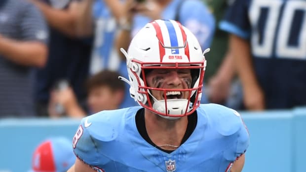 Brenden Bates Exhibiting Kentucky's Ideal Dynamic Tight End - Sports ...