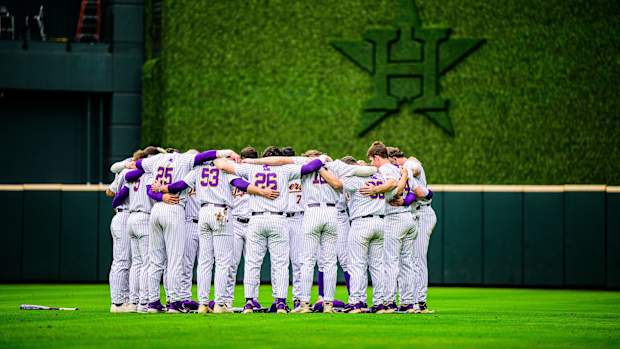 Baseball - Sports Illustrated LSU Tigers News, Analysis and More.