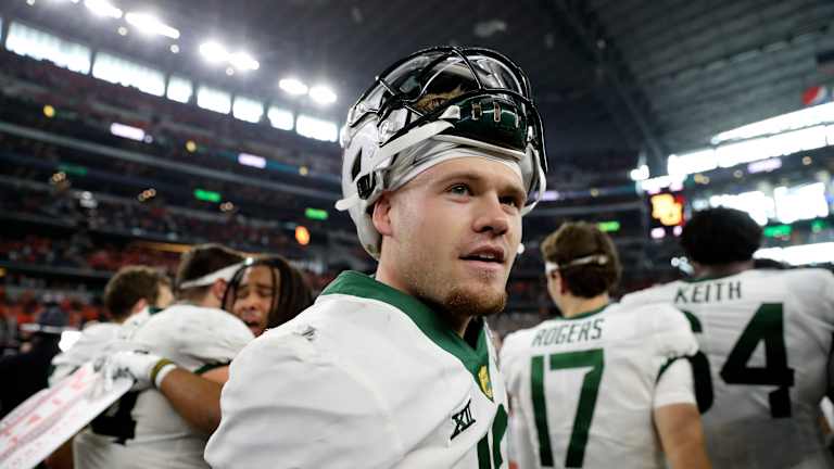 Baylor Bears Quarterback Blake Shapen Receives Preseason 'Herbie Awards ...