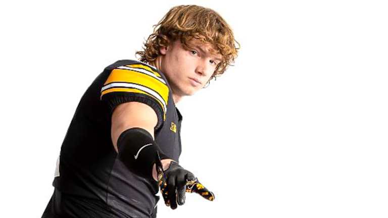 Isaac TeSlaa Checks Out Iowa Football - Sports Illustrated Iowa ...