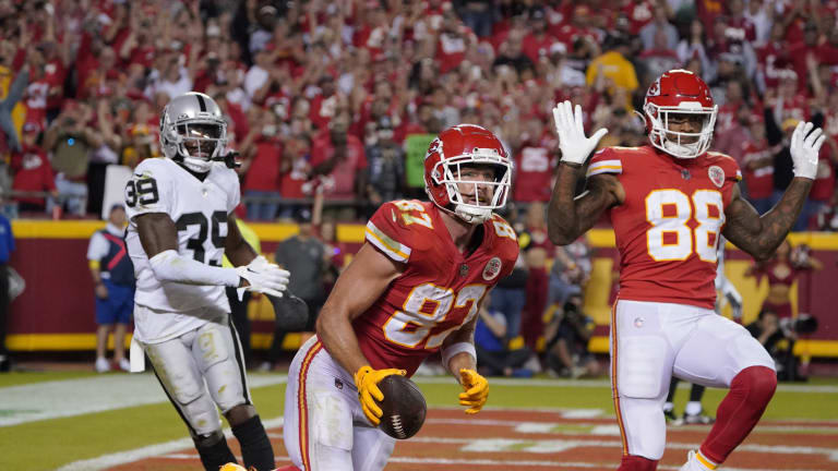 UC Great Travis Kelce Sets Chiefs TD Record in 30-29 Win Over Raiders ...