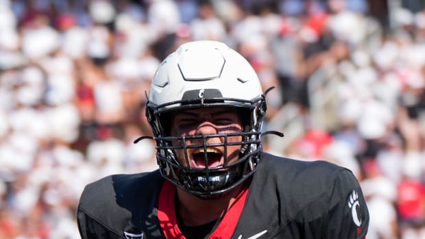 The Athletic Names Cincinnati Offensive Lineman Luke Kandra to College ...