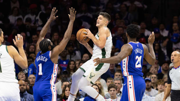 Duke basketball alum Grayson Allen helps seal Bucks win in opener ...