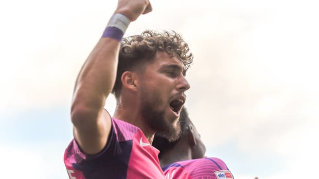 Seven stats that show Adil Aouchiche should be starting for Sunderland ...