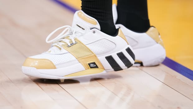 Kyle Lowry Wears Gilbert Arenas' Retro Basketball Shoes - Sports ...