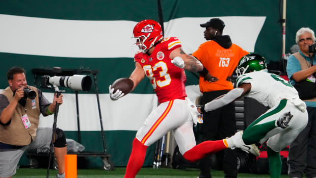 Taylor Swift Amazed by Duke Football Product's TD Reception - Sports ...