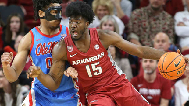 Jamarion Sharp - Sports Illustrated All Hogs News, Analysis and More