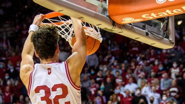 WATCH: Indiana Basketball Guard Trey Galloway's Dunk Makes Assembly ...