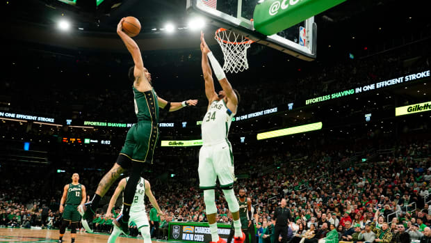 Duke basketball product posterizes fellow MVP frontrunner - Sports ...