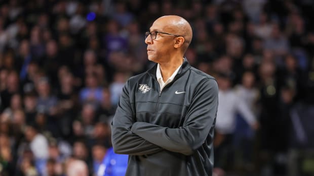 Duke Basketball Legend Orchestrates Statement Upset Victory at Home ...