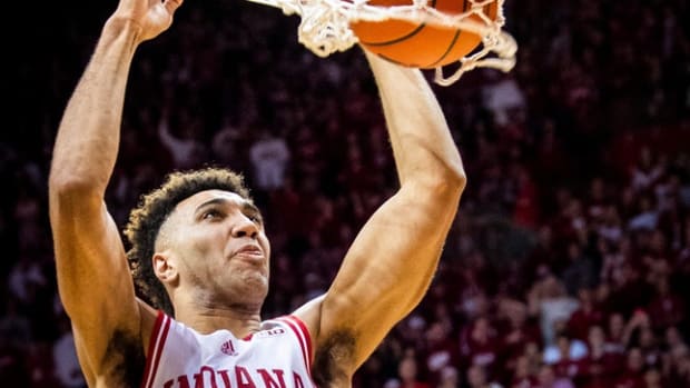 WATCH: Indiana's Trayce Jackson-Davis Dunks on Scarlet Knights For 12 ...