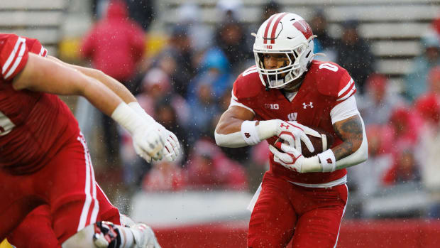 Wisconsin football: Five offensive players earn All-Big Ten honors ...