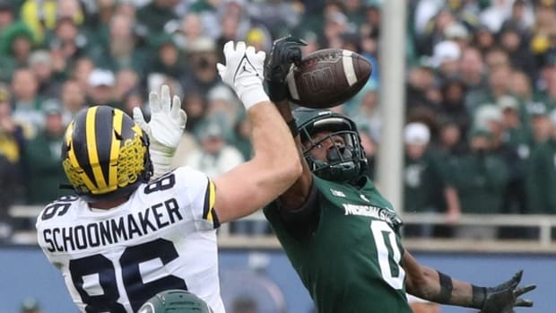 Michigan State football debuts new helmet with classic uniform combo vs ...