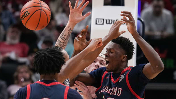 WATCH: Huge Duke Basketball Recruit Delivers Violent Dunk - Sports ...