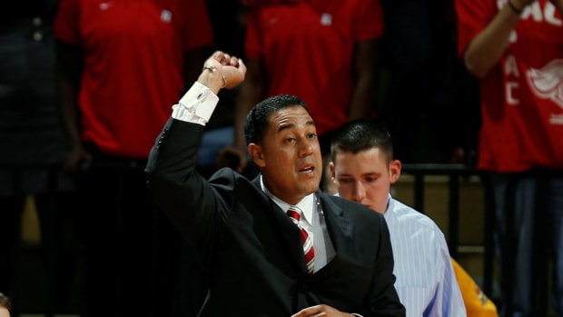 Kentucky Adds Chuck Martin to 2023-24 Coaching Staff - Sports ...