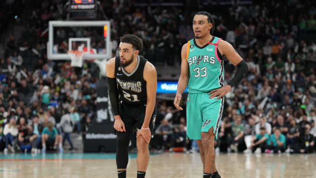 San Antonio Spurs' Tre Jones vs. Jeremy Sochan: Who's Starting at PG ...