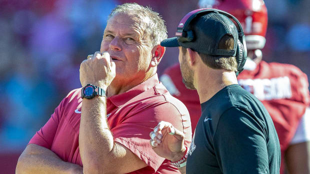 Razorbacks' Coach Sam Pittman Doesn't Know if KJ Jefferson Will Play ...