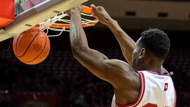 WATCH: Jordan Geronimo Flies Through the Air For Slam Dunk Against ...