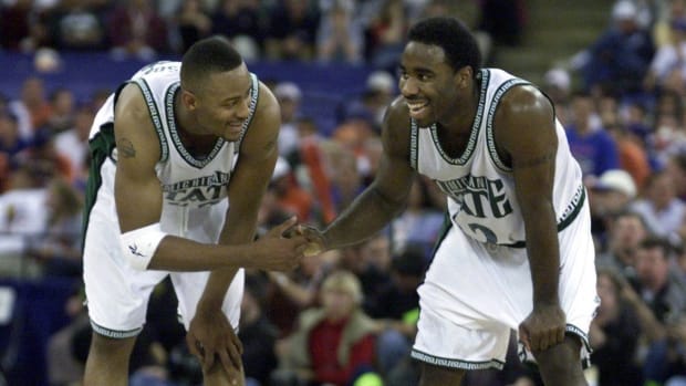 The Top 16 Sneaker Legends in College Basketball History - Sports ...