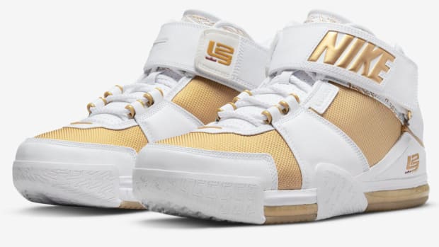 Lebron james shoes sale online