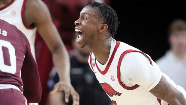 Arkansas Razorback Athletes Turn Up Heat on Internet Trolls - Sports ...