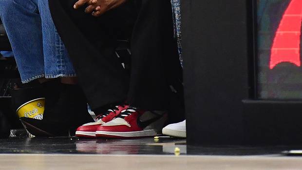 Jay-Z Wore Off-White x Air Jordans at the Lakers/Clippers Game - Sports ...
