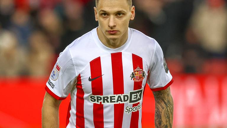 EXCLUSIVE: Former Sunderland striker wants to see Nazariy Rusyn 'take ...