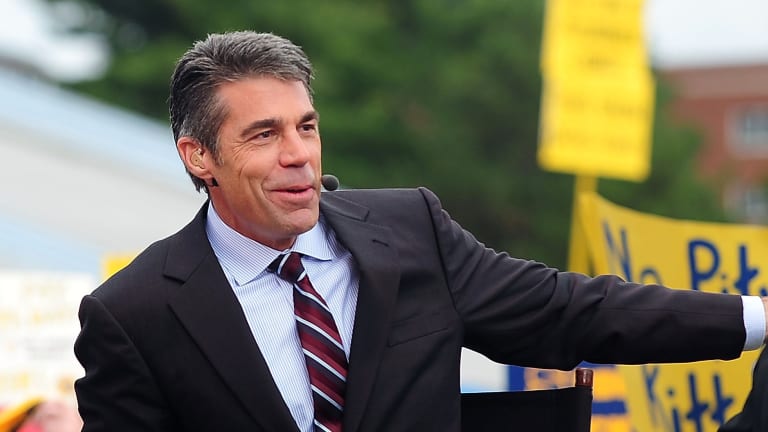 ESPN makes final decision on college football voice Chris Fowler ...