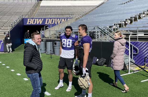 Quentin Moore Still Looking to Launch Washington Husky Career - Sports ...