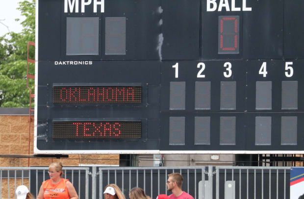 WCWS Photo Gallery: Oklahoma 7, Texas 2 - Sports Illustrated Oklahoma ...