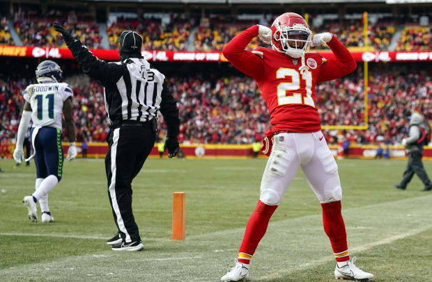 While His UW Career Ended in Bad Way, McDuffie's NFL World Couldn't Be ...