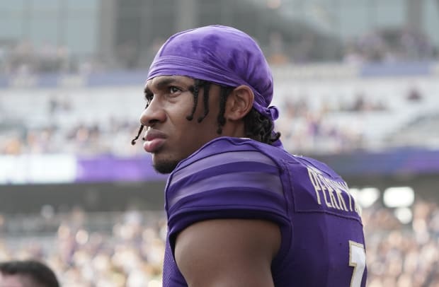 Here the Huskies Go Again In Breaking In a New Cornerback - Sports ...