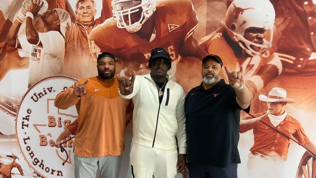 Off: Four-Star DL D'Antre Robinson Signs With Texas - Sports ...