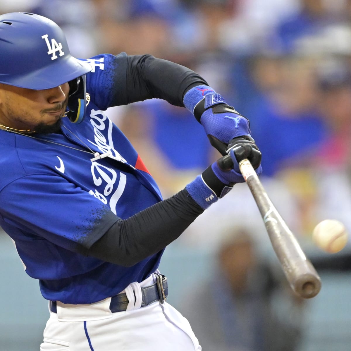 Mookie Betts Swing Hotsell | emergencydentistry.com