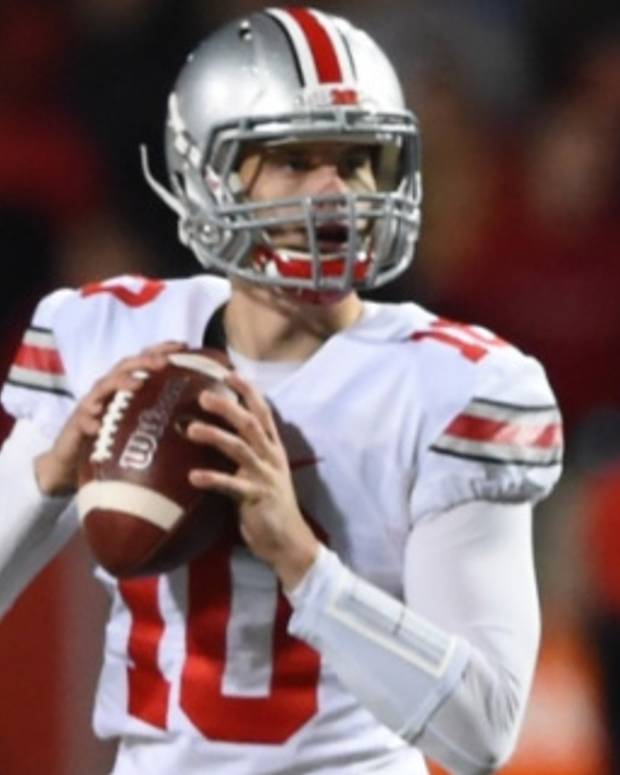 WATCH: Very dirty, late hit in college football bowl game today ...