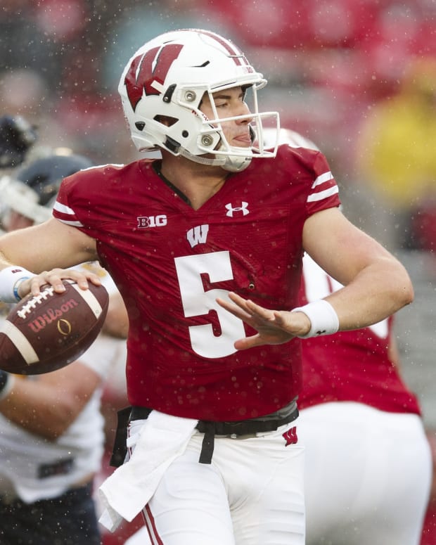 Graham Mertz Dazzles in Wisconsin Debut - TMG Sports
