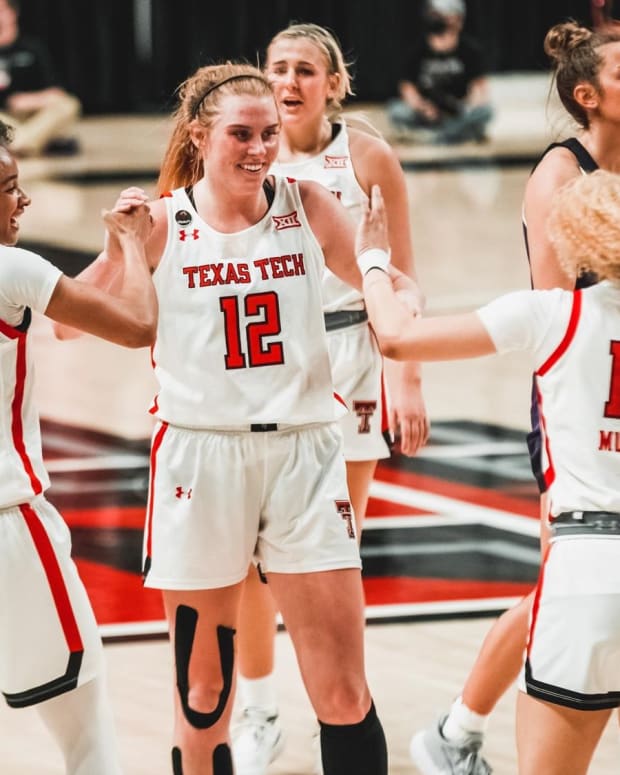 Texas Tech Red Raiders Ex Patrick Mahomes Kicks Off NFL Preseason With ...