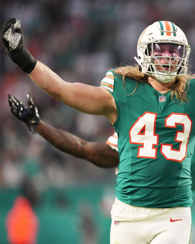 Dolphins starting rookie QB Skylar Thompson against Vikings - Sports ...