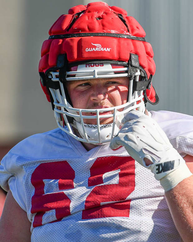 Hogs' Offensive Line Coach Cody Kennedy on Tuesday Practice - Sports ...