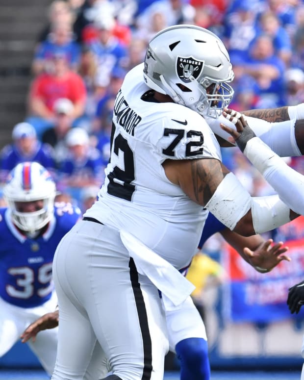 Raiders Eluemunor Receives Craig Long Award - Sports Illustrated Las Vegas Raiders News ...