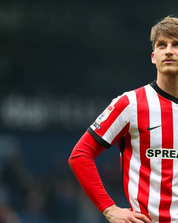 Sunderland boss dispels fears of Dennis Cirkin injury setback - Sports ...