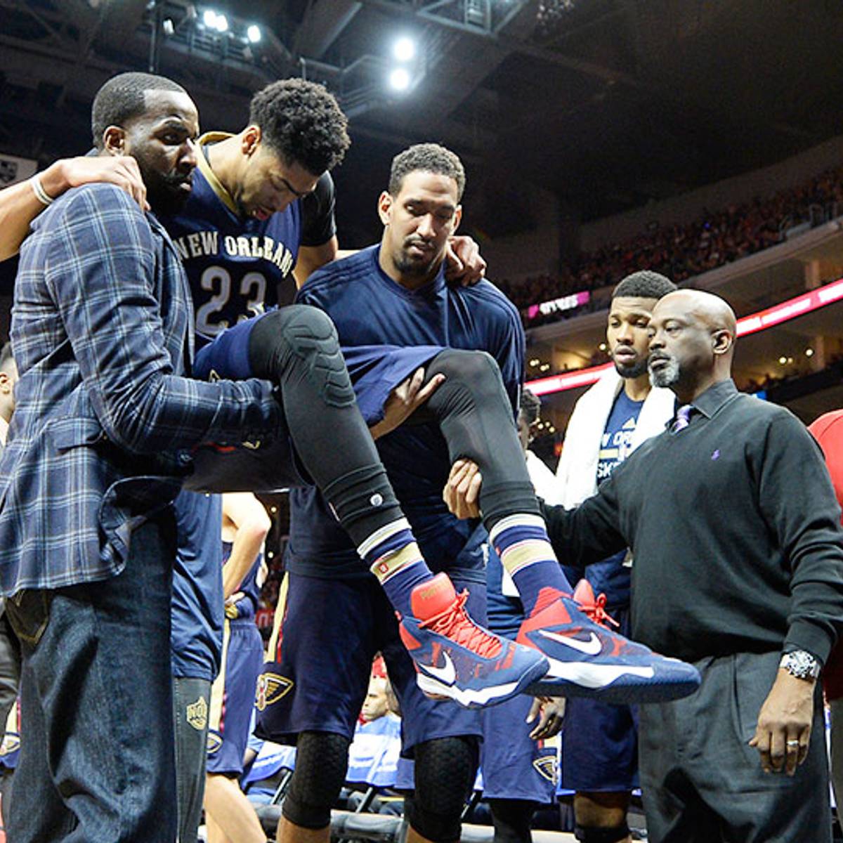 Anthony Davis And Knee