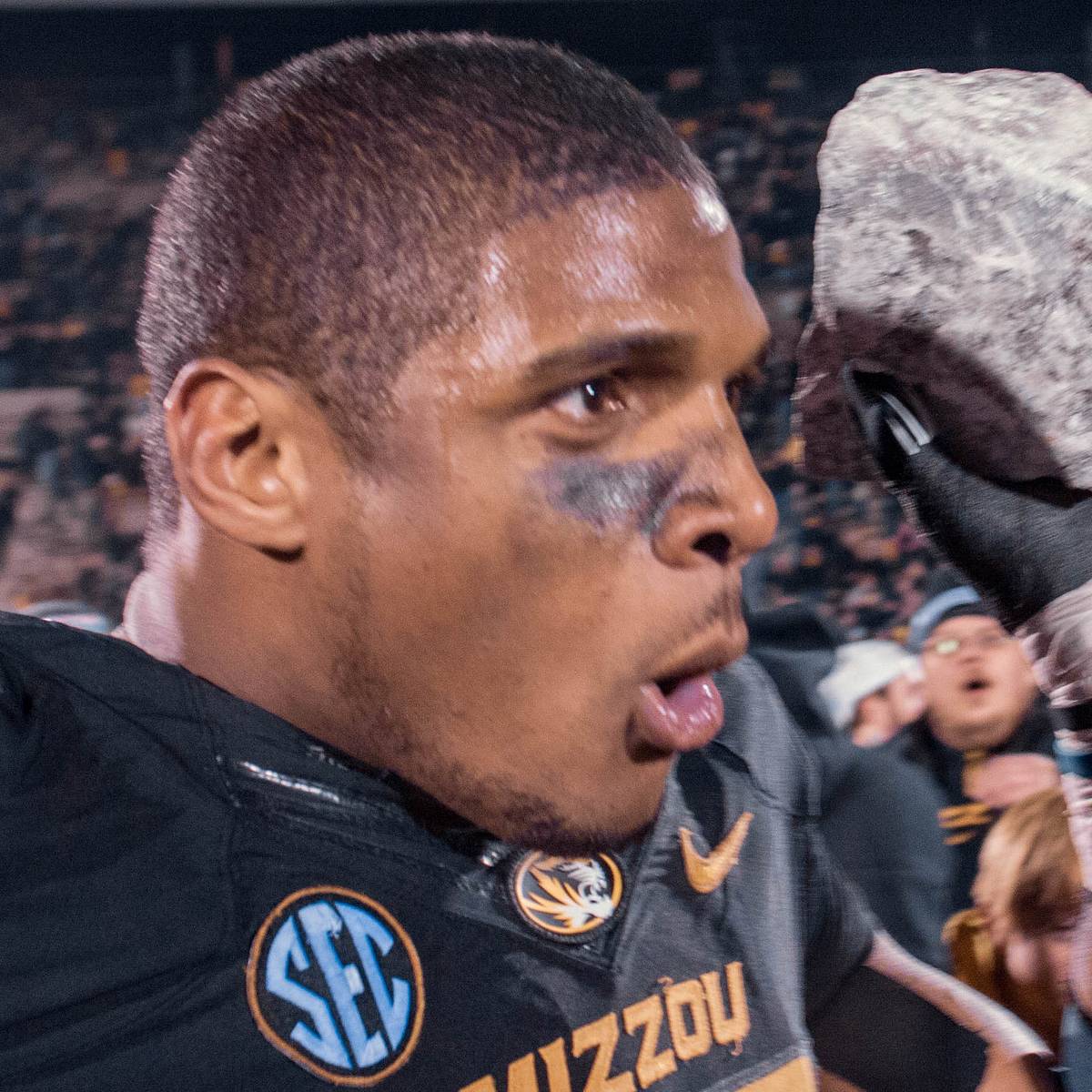 Cuerpo De Michael Sam Michael Sam Suits Up In His New Dallas Cowboy