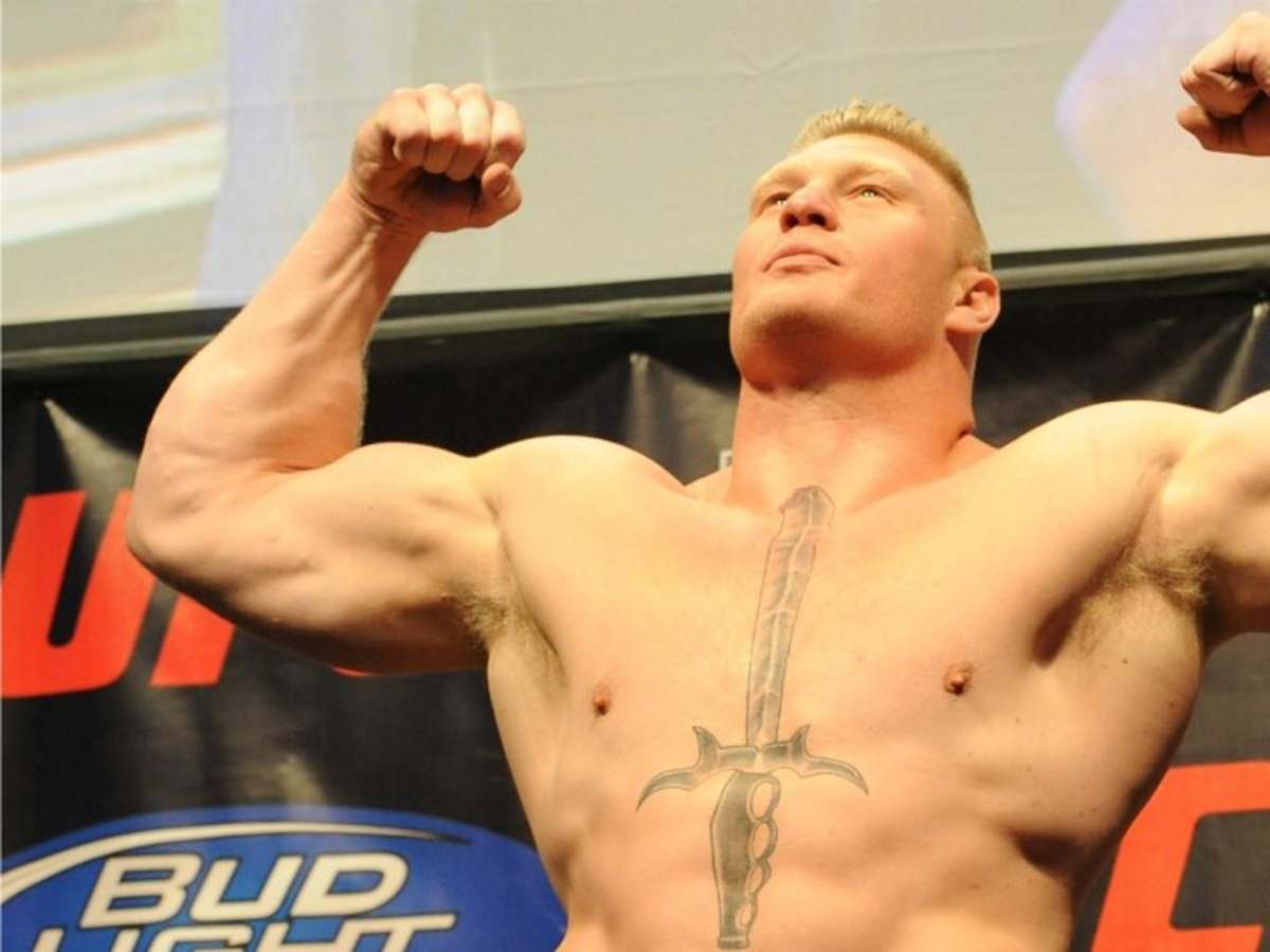 did brock lesnar play football in college